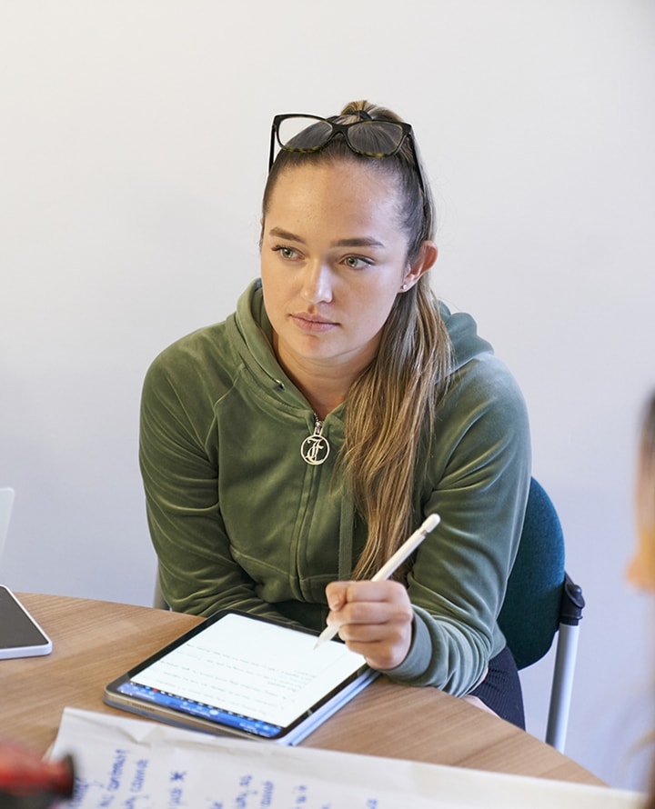 LLB (Hons) Law (Senior Status) Course | Leeds Beckett University