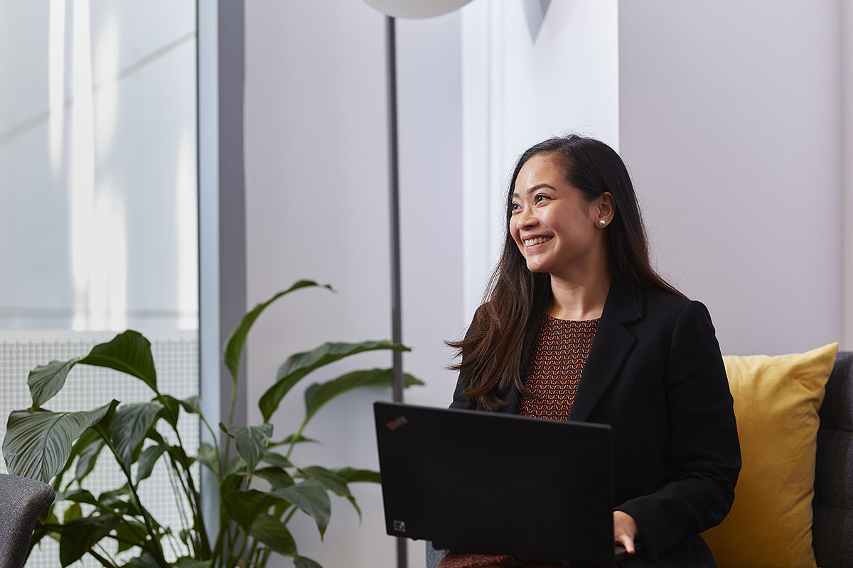 How to become a financial adviser | Leeds Beckett University